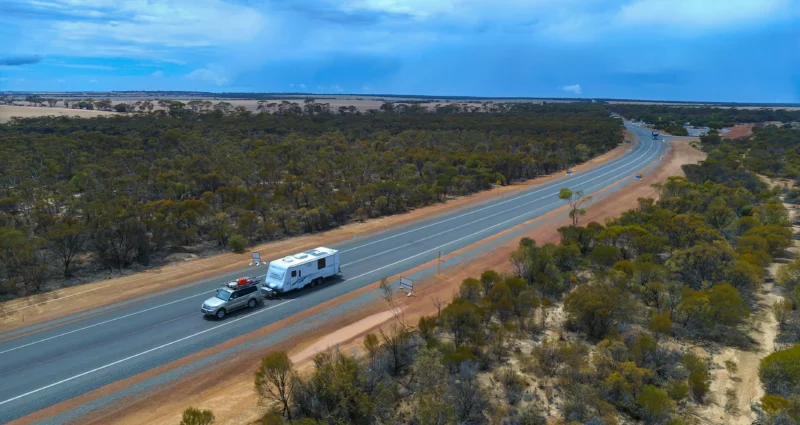 How long does it take to drive from Perth to Sydney? - My Sydney Detour