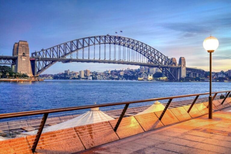 Why is the Sydney Harbor Bridge famous? - My Sydney Detour